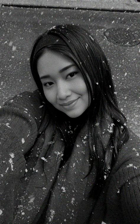 Заяа Бүх юм зүгээр үү Бүдэгрэх холын дурсамжнаас бодлоо аргамжиж Бүтэн шөнийн нойроо гунигийн