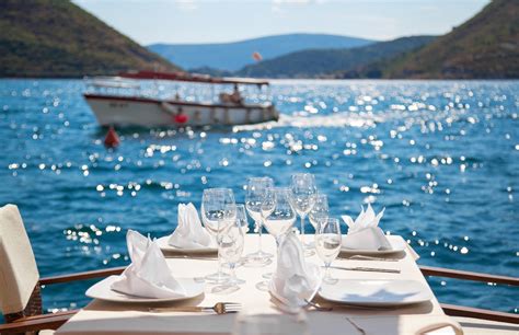 Le Passager Dun Bateau Critiqué Pour Sa Tenue Jugée Vulgaire Au Restaurant