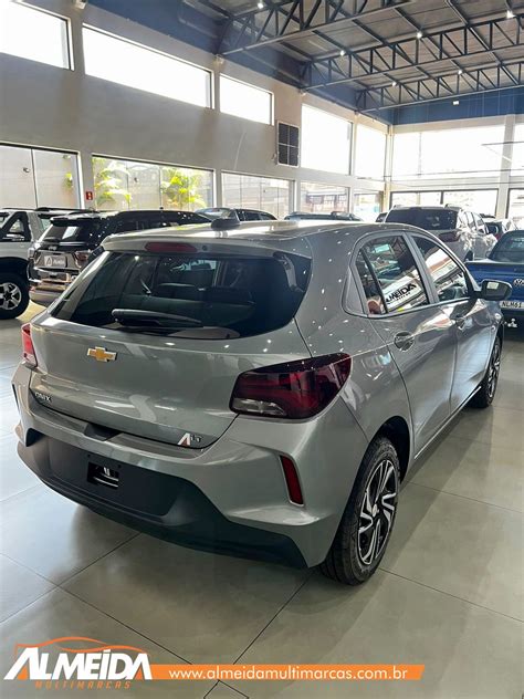 ONIX LT ZERO KM PRATA SHARK Usados Itumbiara