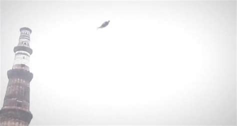 Caught On Tape Alien Or Ufo Flying In India Videos Metatube