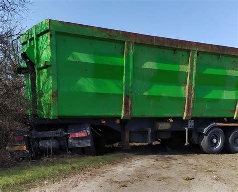 Дядо предизвика катастрофа с ТИР между Монтана и Лом и избяга снимки