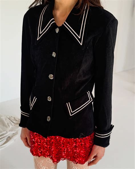 Pauline Wears It Deep Brown Velveteen Blazer🤎🖤 85 Gel ვილვეტის პიჯაკი 85 ლარი Sold Instagram