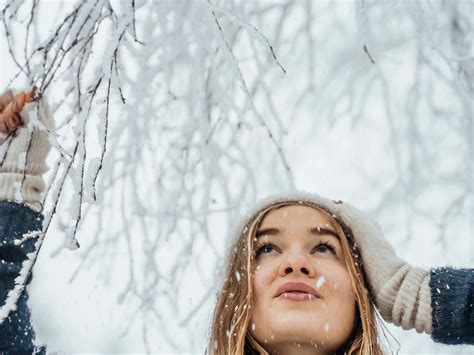 Ваша шкіра схильна до обвітрювання взимку Поради які допоможуть її врятувати