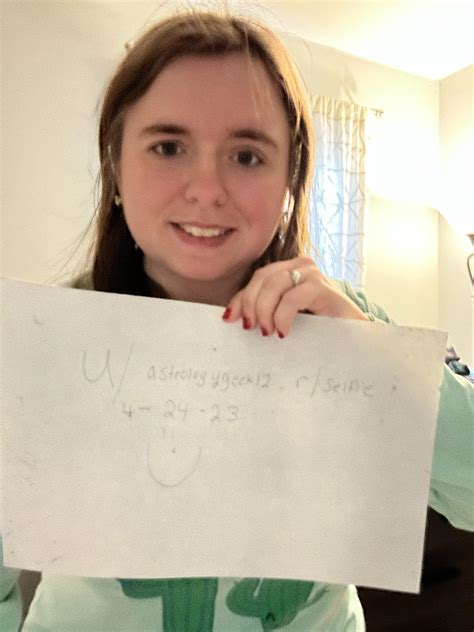 29 Years Old Verification Photo R Selfie