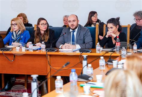 Нормативната уредба за борбата с насилието над жени и домашното насилие ще анализира работна