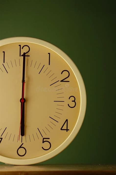 Analog Clock Picture Image 90215316