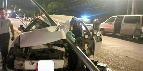 အင်းစိန်တွင် အငှားယာဉ် ၁ စီး ဓာတ်တိုင်ဝင်တိုက်ပြီး လူ ၅ ဦး ဒဏ်ရာရ