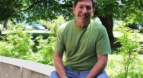 Mathematician Elected Fellow Of American Physical Society For Advancing