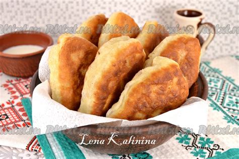 Пирожки с мясом жареные на сковороде 14 фото в рецепте