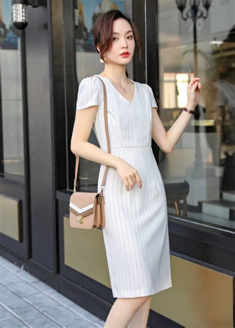 เดรสทำงานผู้หญิงสีขาวลายทางคอวีแขนสั้น Primonly ชุดเดรสสีขาว สไตล์แฟชั่น ชุดเดรสทำงาน