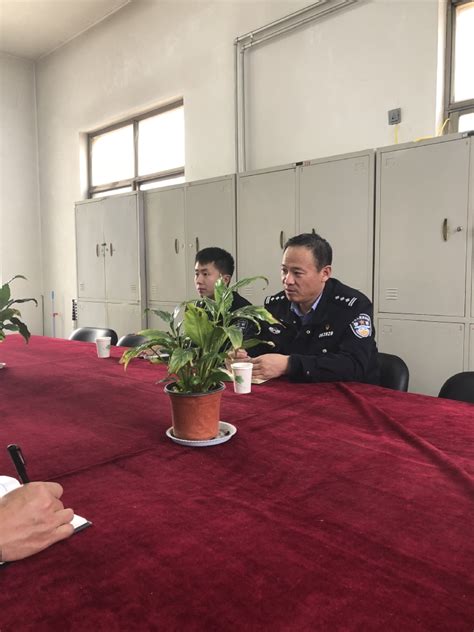 龙泉派出所李雪峰所长到我校走访
