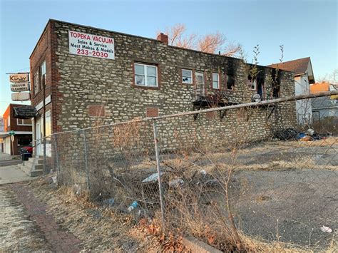 9 People Displaced After Monday Night Fire In Topeka Ksnt 27 News