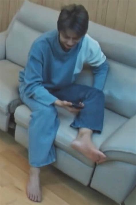 Junhui Wens Feet