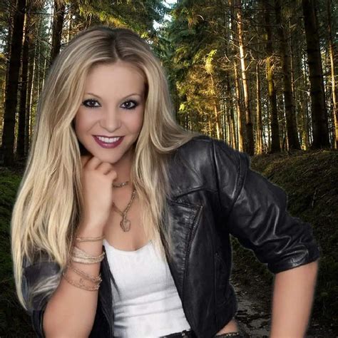 Бог да го прости Тодор Славков 🖤🙏🖤 Умен не разбран много завист и злоба се изсипа спрямо него