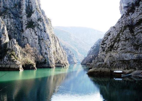 Македонски географски знаменитости Слатински извор 4км најдолгата пештера во Македонија