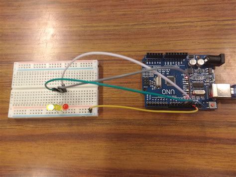 PRÁCTICAS ARDUINO Semáforo arduino