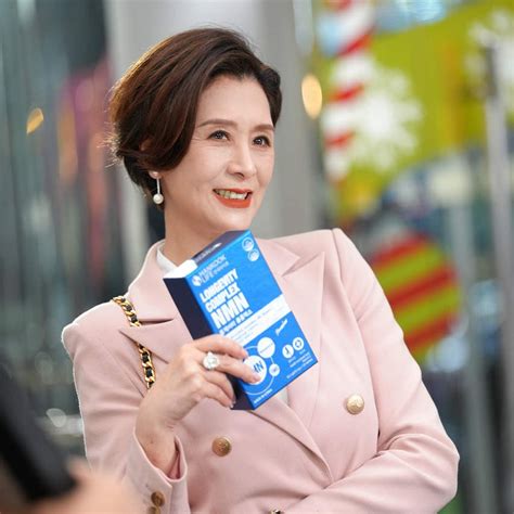 俏貓貓生活百貨 【轉載來源：starshk 】同佘詩曼似兩姊妹？「新聞女王」阿媽霸氣分享 花甲夏文汐逆齡有技 【starshk 】80