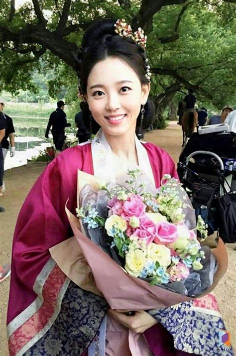 영화배우 강한나 전통 의상 한국 전통 의상 연예인