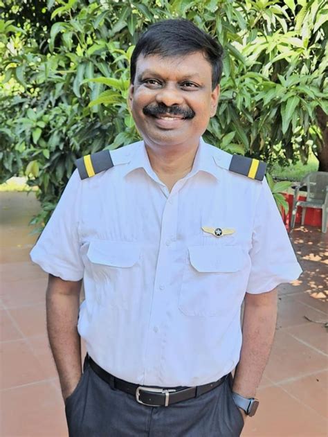 बिहार के Ias अ धिकारी ने बचपन में देखा एक सपना पूरा करने के लिए लगा दी जान 40 वर्षों बाद अकेले