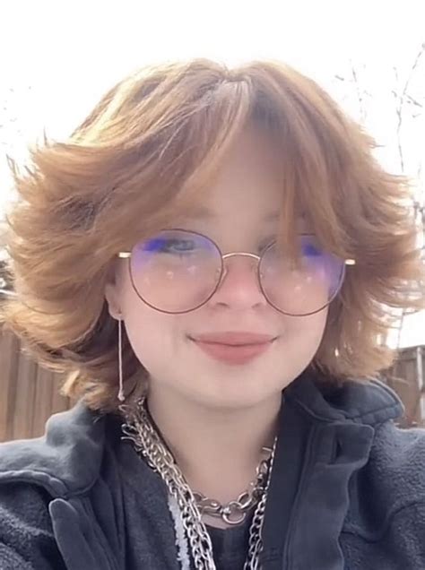 Cute Short Fluffy Hairstyles Short Fluffy Haircuts For Round Faces