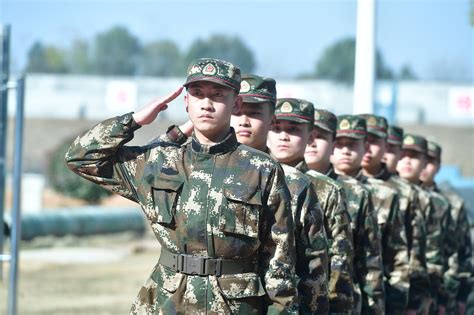 От печат излезе „Сборник с изказвания на Си Дзинпин за управлението на армията“