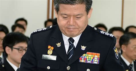 발언대로 향하는 김정석 서울지방경찰청장