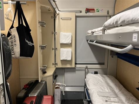 동유럽 신혼여행 부다페스트에서 프라하 야간열차 2인실 체코철도청 뉴가티역 네이버 블로그