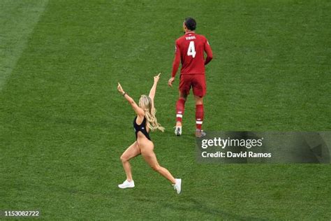Kinsey Wolanski Photos And Premium High Res Pictures Getty Images