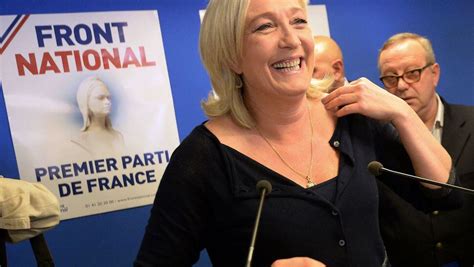 Le baiser de Marine Le Pen et Louis Aliot en réponse à Closer détourné L Express