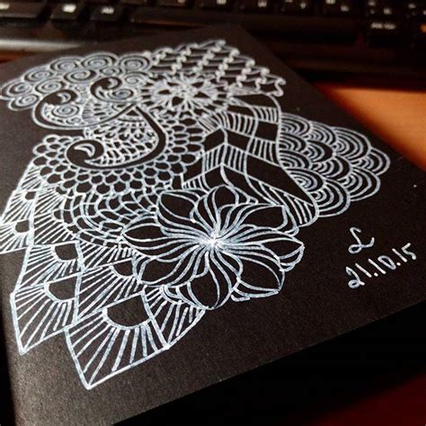 На какой чёрной бумаге можно рисовать белой гелиевой ручкой Grigorian Diana 1 Ответы Mail