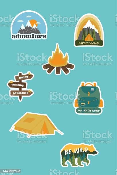 빈티지 야외 여름 캠프 하이킹 여행 로고 패치 스티커 세트입니다 티셔츠 우표 로고 스티커 및 라벨에 적합합니다 배지에 대한 스톡