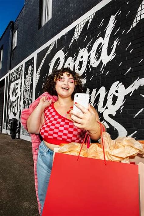 커머스 아마존 소셜미디어 앱에서 바로 쇼핑할 수 있도록 틱톡 및 핀터레스트와 파트너십 체결 로아ai