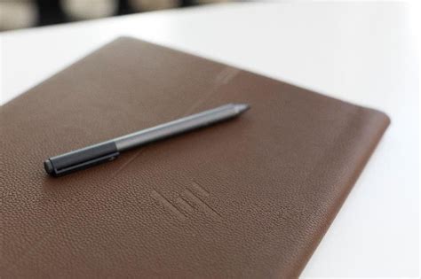 Pertama Di Dunia Hp Rilis Laptop Bermaterial Kulit