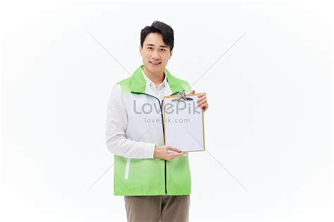 환경 자원 봉사자는 메모를 보여줍니다 사진 무료 다운로드 Lovepik