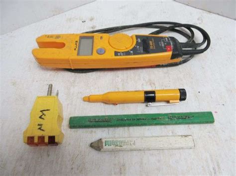 Fluke Voltage Current Tester Digital Clamp Meters Albrecht Auction Service