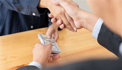 The Complete Guide To Borrowing From Loved Ones And Friends