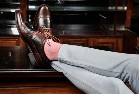 Чоловіче взуття для роботи стиль і функціональність у щоденному образі