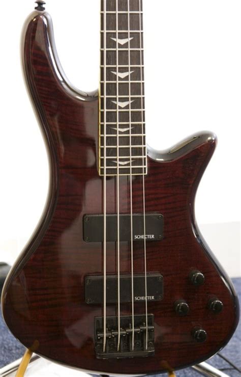 Schecter Stiletto Extreme 4 Review : More than Bass - Audiofanzine