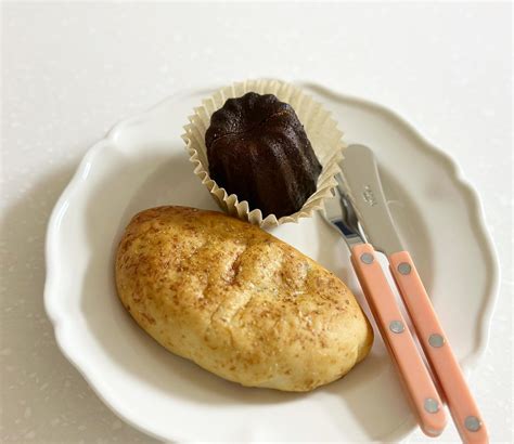 오늘은 10시 수업 자다가 느낌에 뭔가 일어나서 더블제이케이크와마카롱 By Jw앙금플라워 Facebook