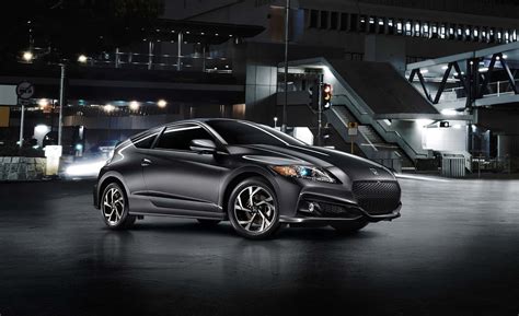 Download Sleek And Stylish Honda Cr Z Sports Hybrid Wallpaper