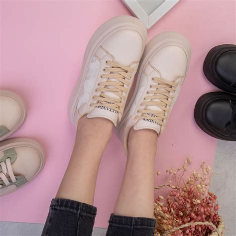 کتونی دخترونه Alexander مرکز خرید دیبا