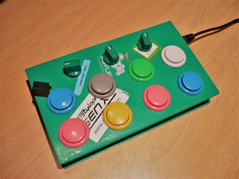 modified an old gamepad to be a midi controller loving the vhs enclosure r circuitbending