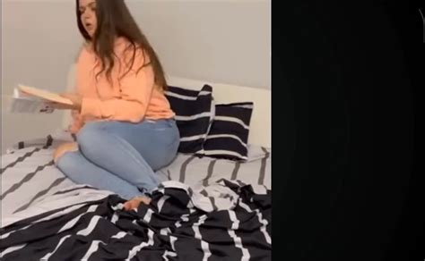 Bbw Farting While Reading