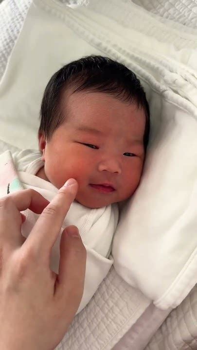 생후 한 달 얼마나 변했을까 신생아 눈크기 변화 신생아 얼굴변화 Youtube