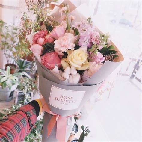 로즈 줄리에뜨 💕 화이트데이 꽃다발💐 화이트데이 예약받아요🍭💝 플라워레슨 및 예약문의🙏🏻 Facebook