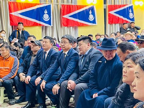 ФОТО АН ын даргын сонгуульд нэр дэвшигчид Архангай аймагт ажиллаж мөрийн хөтөлбөрөө танилцуулж