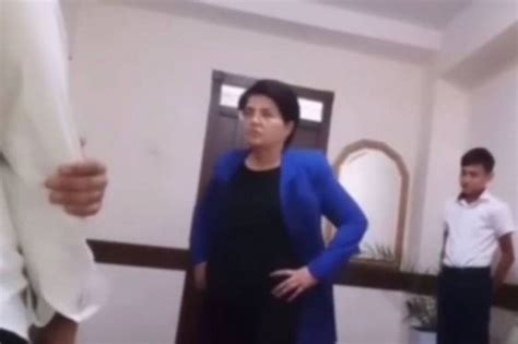 Директор школы в Ташкенте поколотила провинившегося ученика видео Darakchi