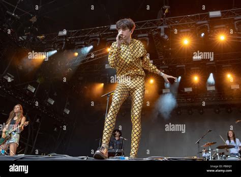 Declan Mckenna Singer Lpsg