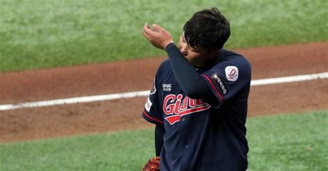 미성년자 성범죄 혐의 前 롯데 서준원 항소심서도 징역 3년 집행유예 5년 형이 가볍다고 보이지 않아