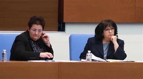 Освободиха служебната министърка Людмила Петкова като зам министър на финансите